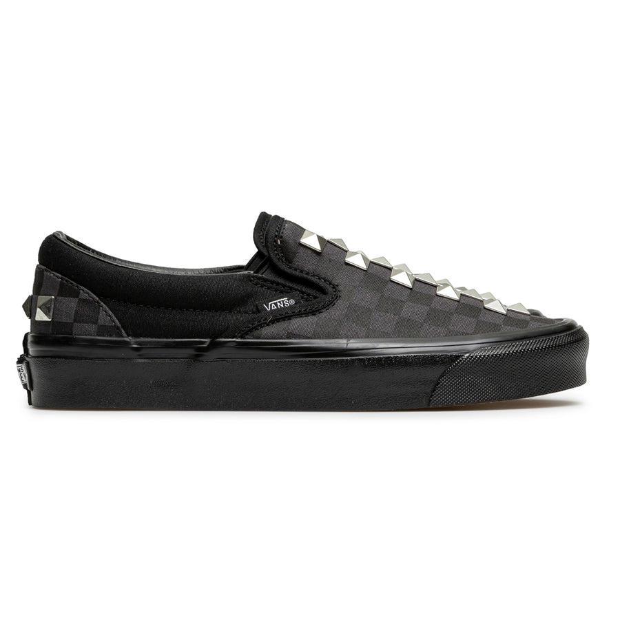 Vans at CROSSOVER