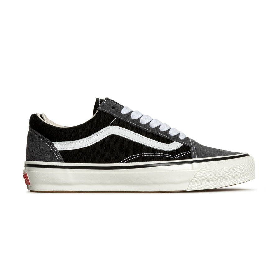 Vans at CROSSOVER