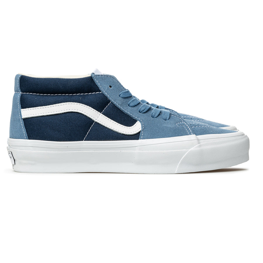 Vans at CROSSOVER