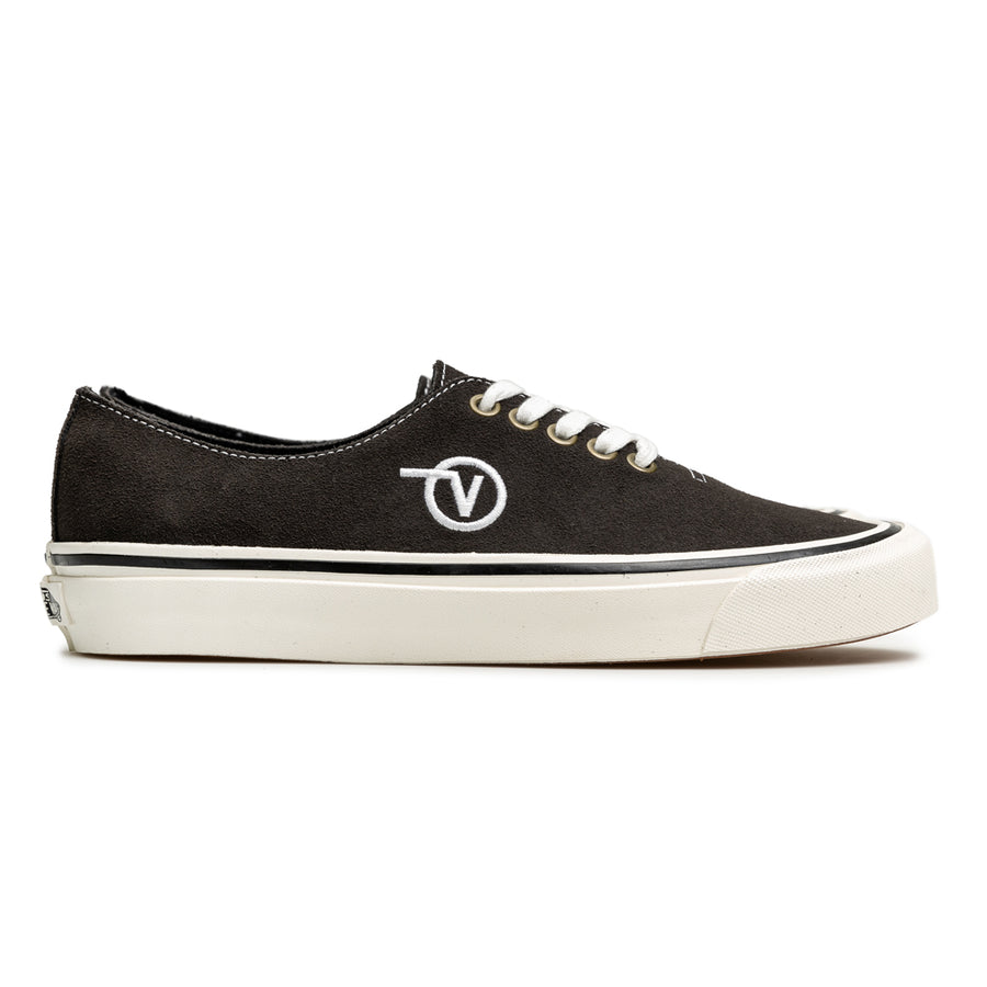 Vans at CROSSOVER